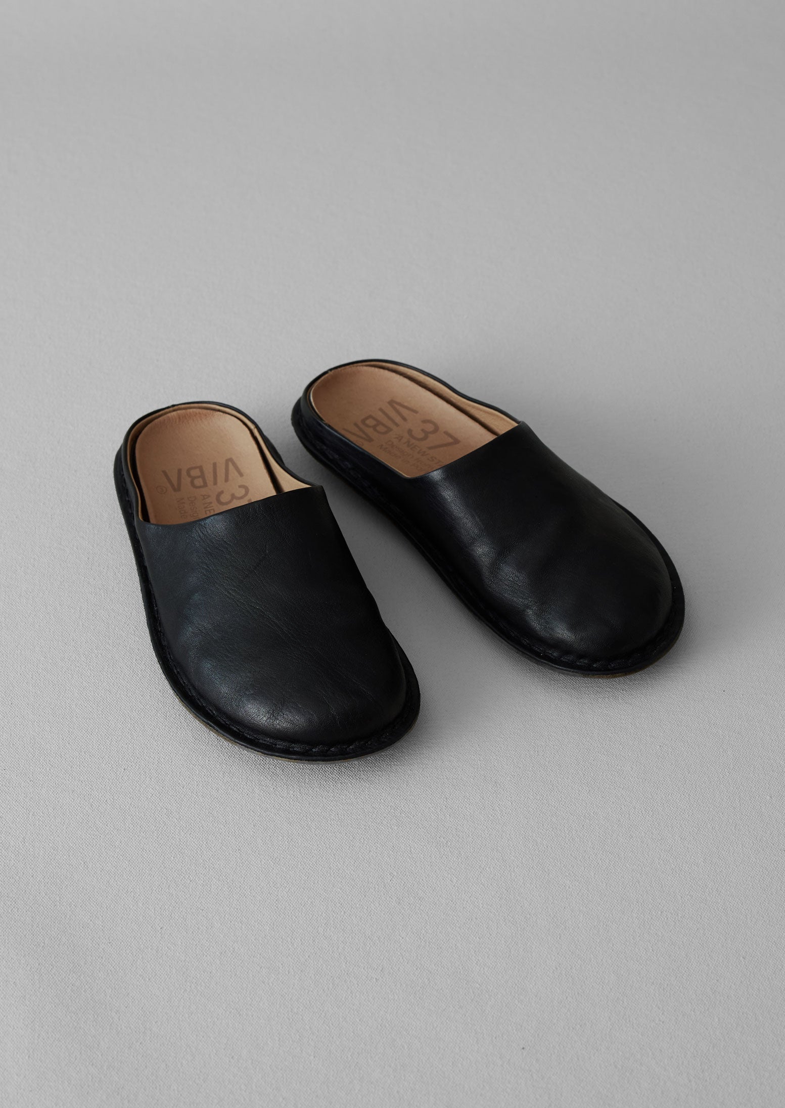 Vibae Roma Mules | Black | TOAST